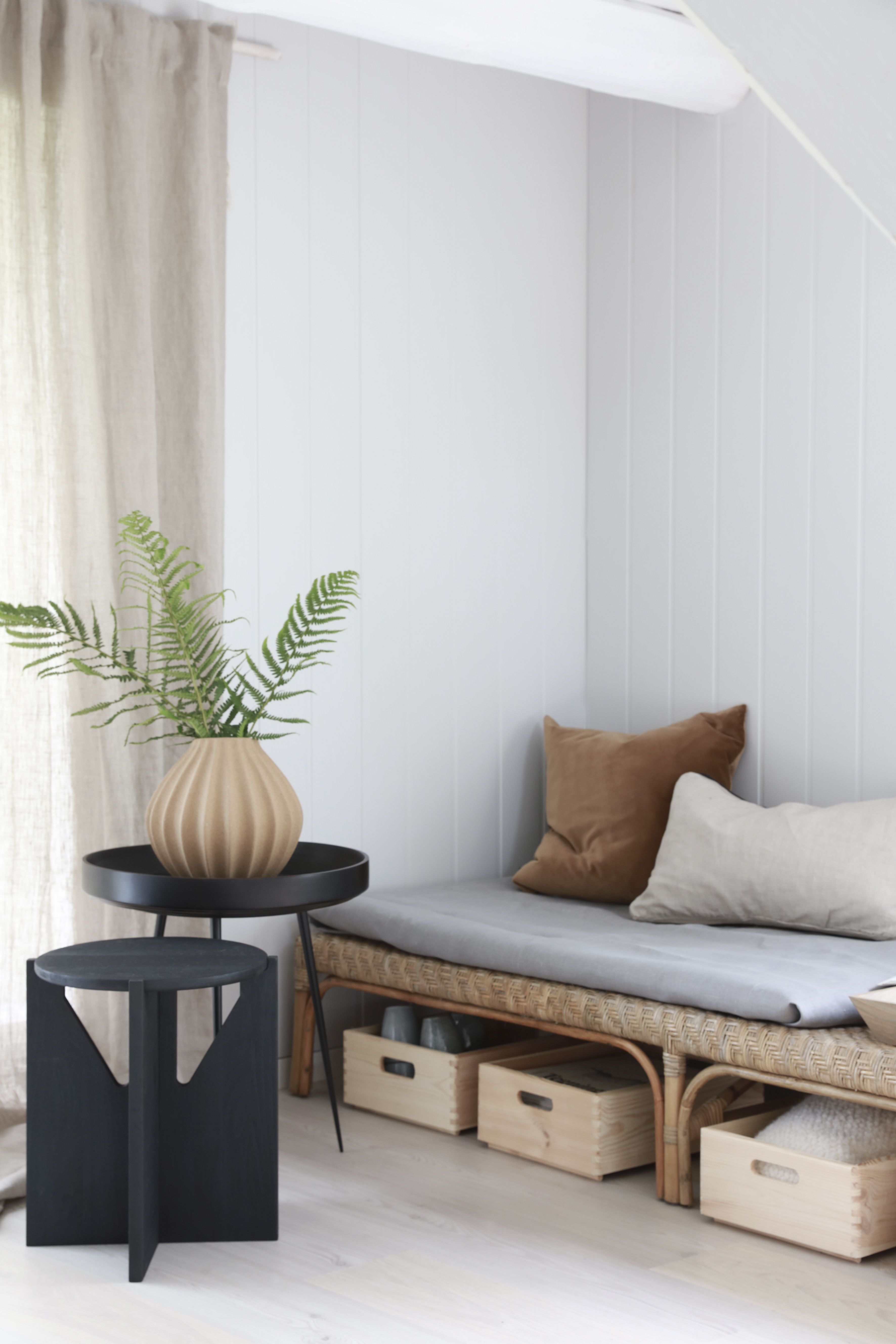 Veggpanel MDF skygge/skrå 11x620x2390 mm frost | Monter.no