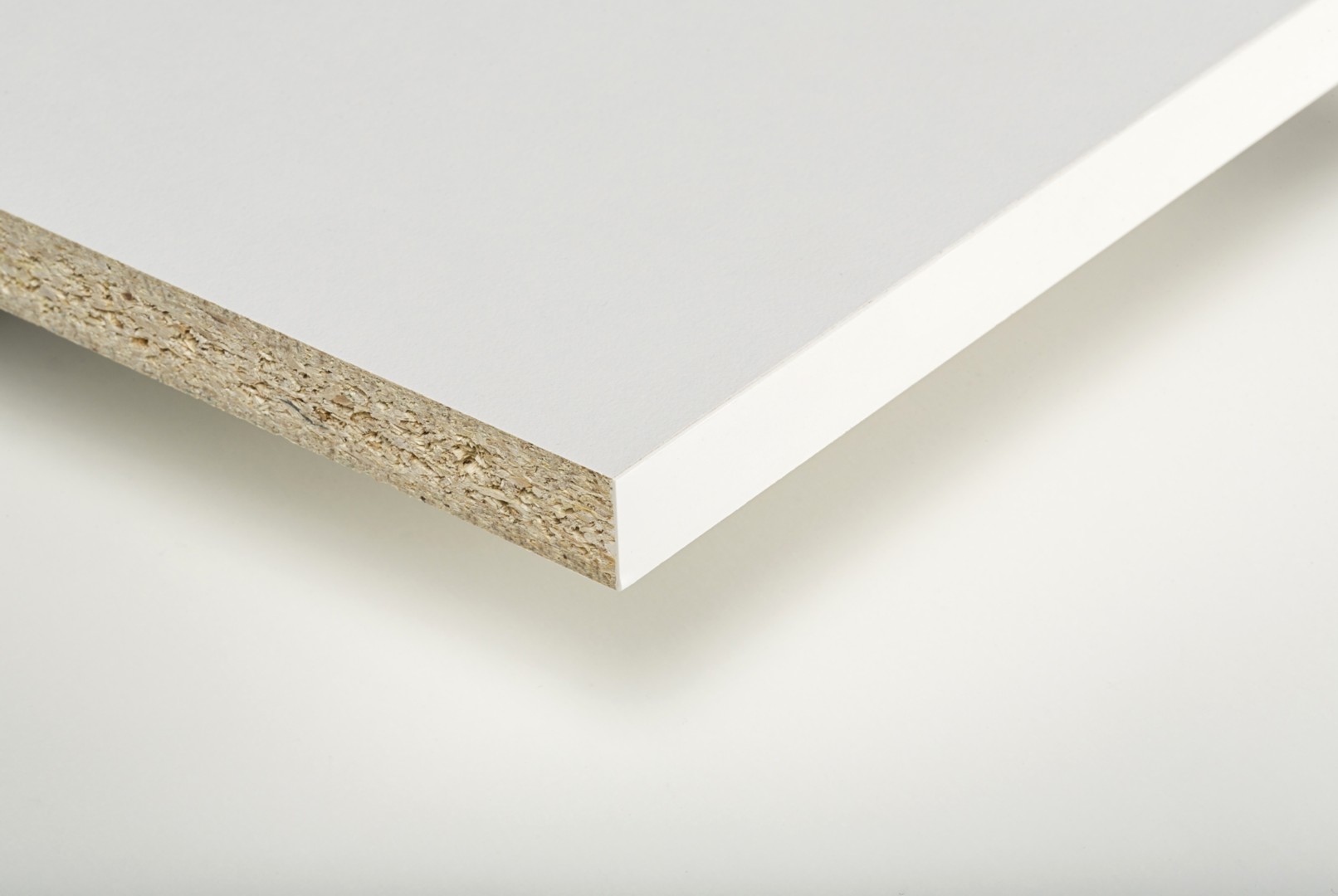 Hobbyplate hvit melaminbelagt 2480x300x18 mm | Monter.no
